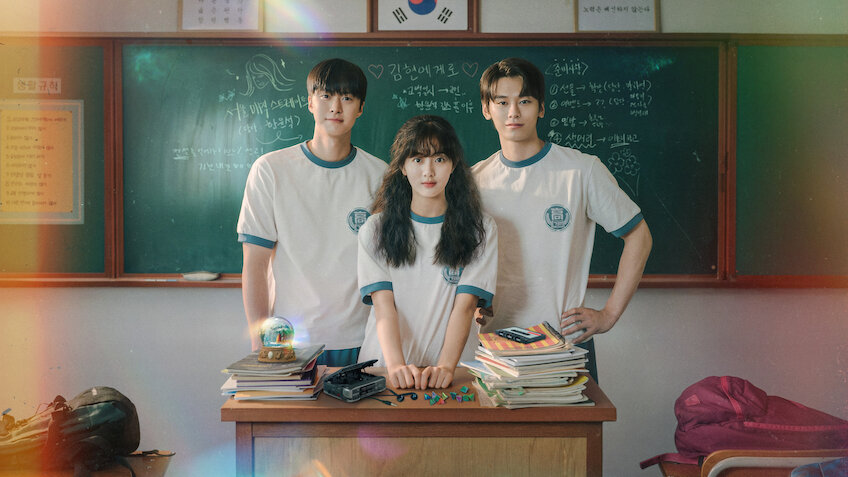 "Chuyện tình tóc rối" của Netflix: Lăng kính hoài niệm về nỗi bất an tuổi trẻ